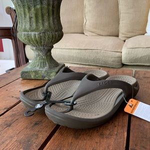 CROCS | Shoes | Crocs Athens Ii Flip Flops Unisex Tan Brown Nwt | Poshmark